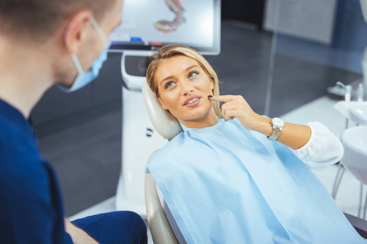 Cariile interdentare. Ce sunt, cauze, simptome și tratament | Clinica ...